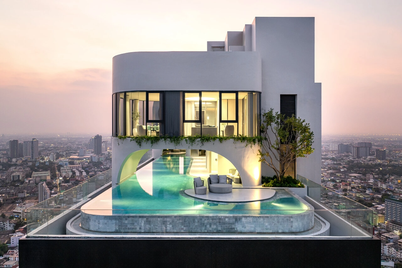 Sell Reference Sathorn -Wongwianyai Condo Bangkok