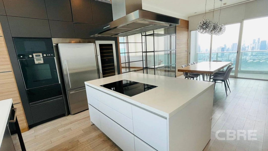 Single house in secure compound on Sukhumvit 71 for rent