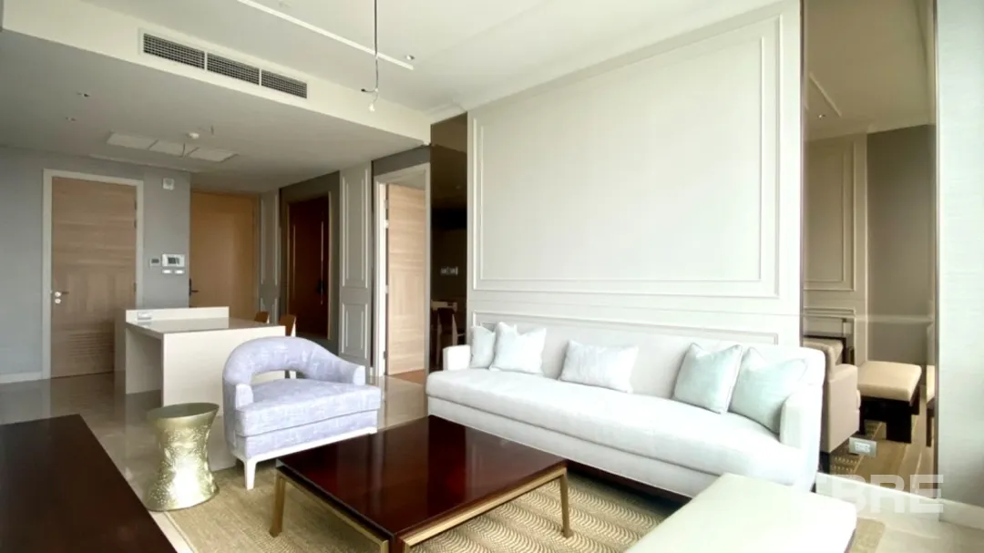 Sindhorn Residence Condo for Sale on Laugsuan Road Bangkok
