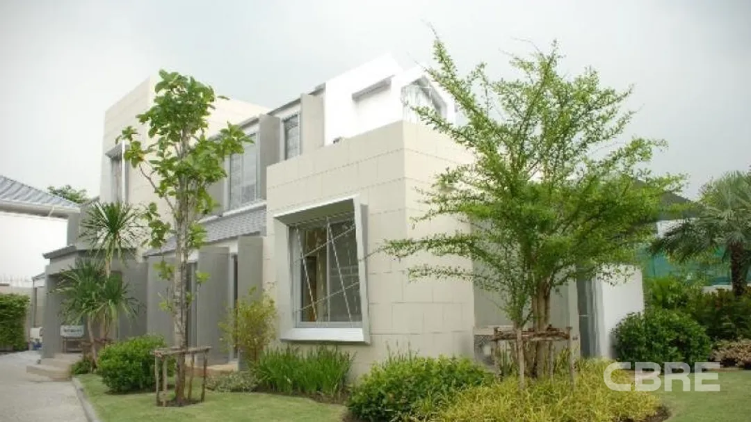 House for rent, Single house in compound, Sukhumvit, Bangkok