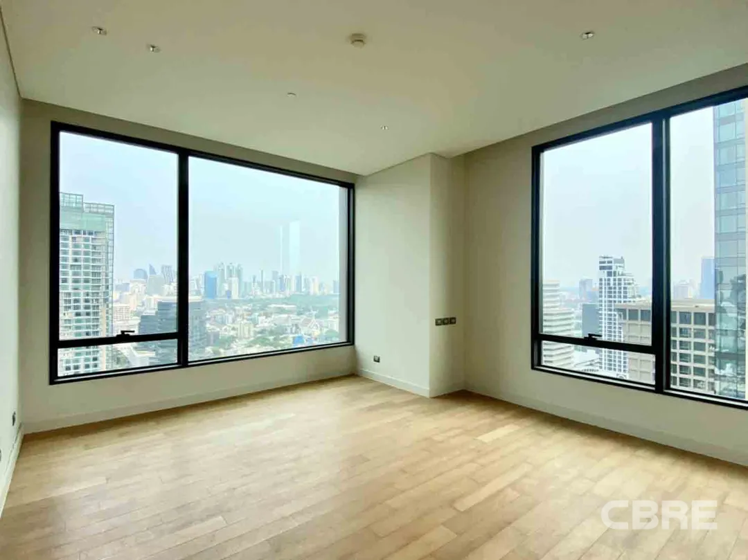 Sindhorn Residence Condo for Sale on Laugsuan Road Bangkok
