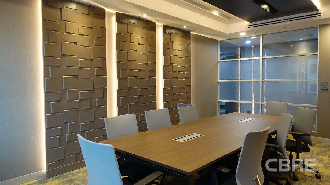 Charn Issara Tower II Fully fitted office for Sale & Rent