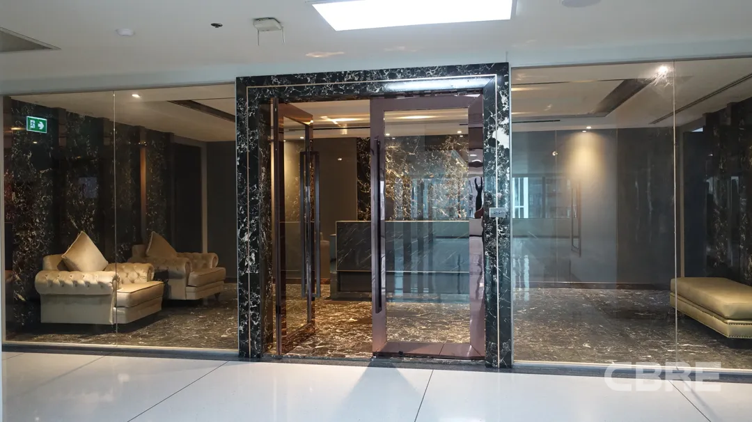 Charn Issara Tower II Fully fitted office for Sale & Rent