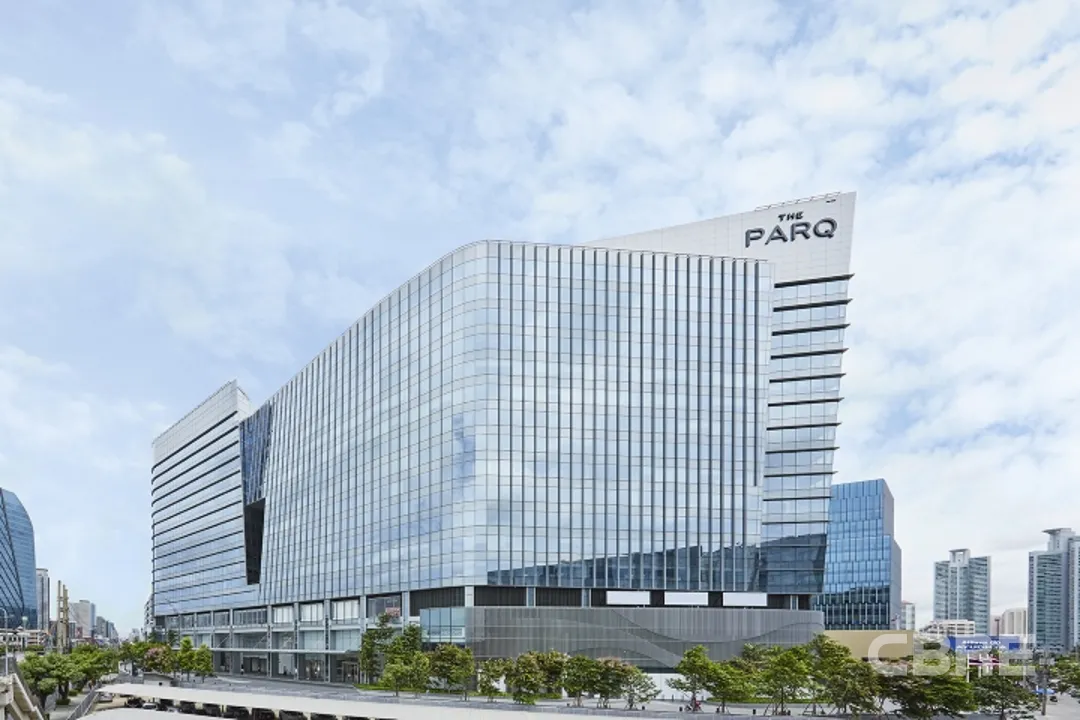 The PARQ Smart Office for Rent on Rama 4 Road Bangkok